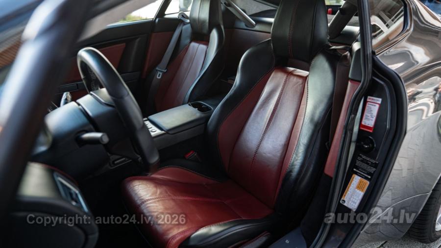 Pelēks Aston Martin v8-vantage 2006 Tallina, ar dzinēja tilpumu 4.30 L un nobraukumu 80 tūkst. km par 47900 €, foto 16 vietnē AUTOMOTO.COM.LV