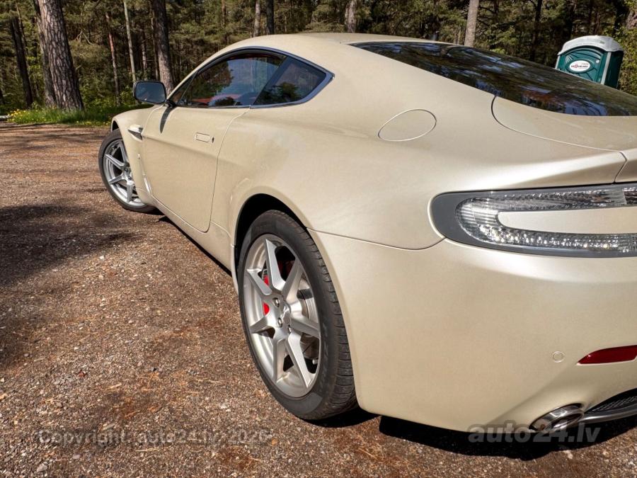 White Aston Martin v8-vantage 2007 in Tallinn, with an engine capacity of 4.30 L and mileage of 33 thousand km for 46500 €, photo 15 on AUTOMOTO.COM.LV