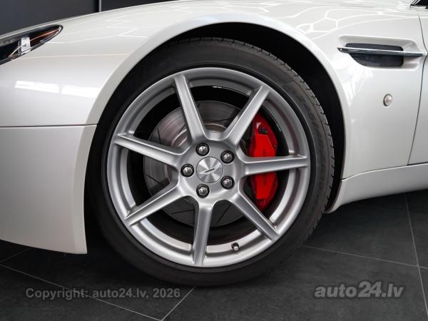 White Aston Martin v8-vantage 2007 in Tallinn, with an engine capacity of 4.30 L and mileage of 33 thousand km for 46500 €, photo 4 on AUTOMOTO.COM.LV