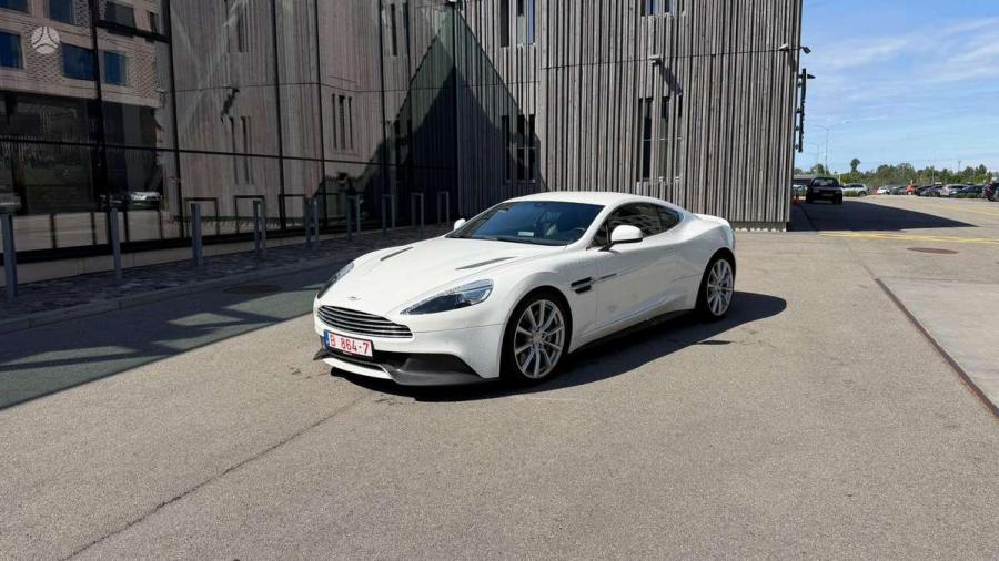 Balts Aston Martin Vanquish 2015 Rīga, ar dzinēja tilpumu 5.94 L un nobraukumu 75 tūkst. km par 112530 €, foto 4 vietnē AUTOMOTO.COM.LV