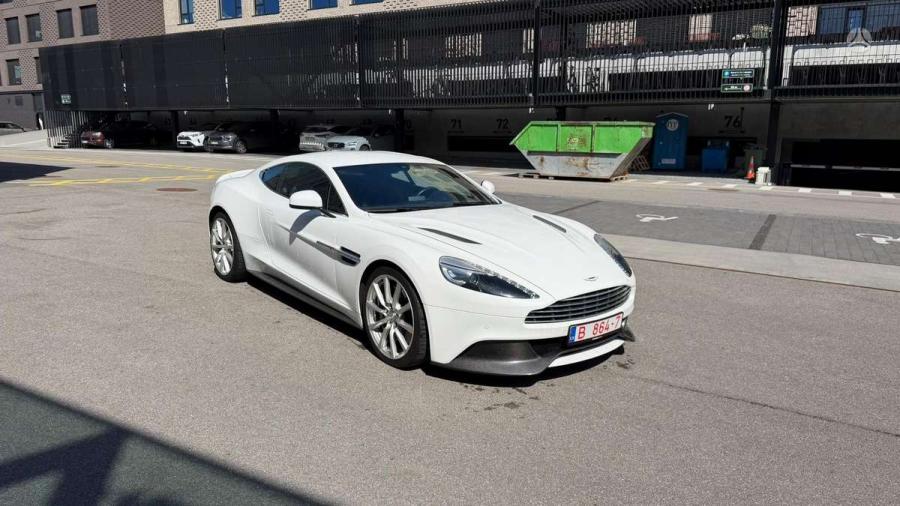 Balts Aston Martin Vanquish 2015 Rīga, ar dzinēja tilpumu 5.94 L un nobraukumu 75 tūkst. km par 112530 €, foto 6 vietnē AUTOMOTO.COM.LV
