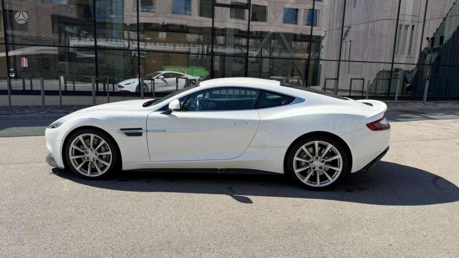 Balts Aston Martin Vanquish 2015 Rīga, ar dzinēja tilpumu 5.94 L un nobraukumu 75 tūkst. km par 112530 €, foto 14 vietnē AUTOMOTO.COM.LV