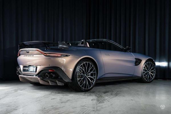 Aston Martin Vantage 2023 in Vilnius, with an engine capacity of 3.98 L and mileage of 4 thousand km for 154998 €, photo 4 on AUTOMOTO.COM.LV