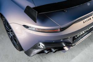 Aston Martin Vantage 2023 in Vilnius, with an engine capacity of 3.98 L and mileage of 4 thousand km for 154998 €, photo 10 on AUTOMOTO.COM.LV