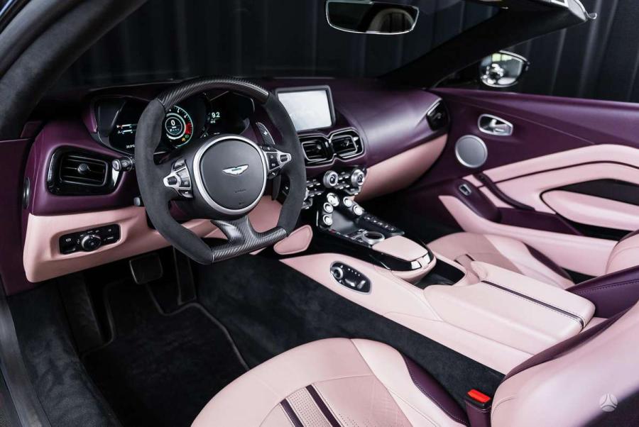 Aston Martin Vantage 2023 in Vilnius, with an engine capacity of 3.98 L and mileage of 4 thousand km for 154998 €, photo 24 on AUTOMOTO.COM.LV