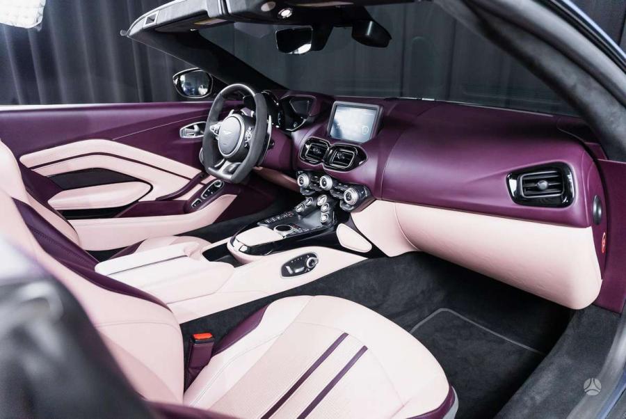 Aston Martin Vantage 2023 in Vilnius, with an engine capacity of 3.98 L and mileage of 4 thousand km for 154998 €, photo 34 on AUTOMOTO.COM.LV