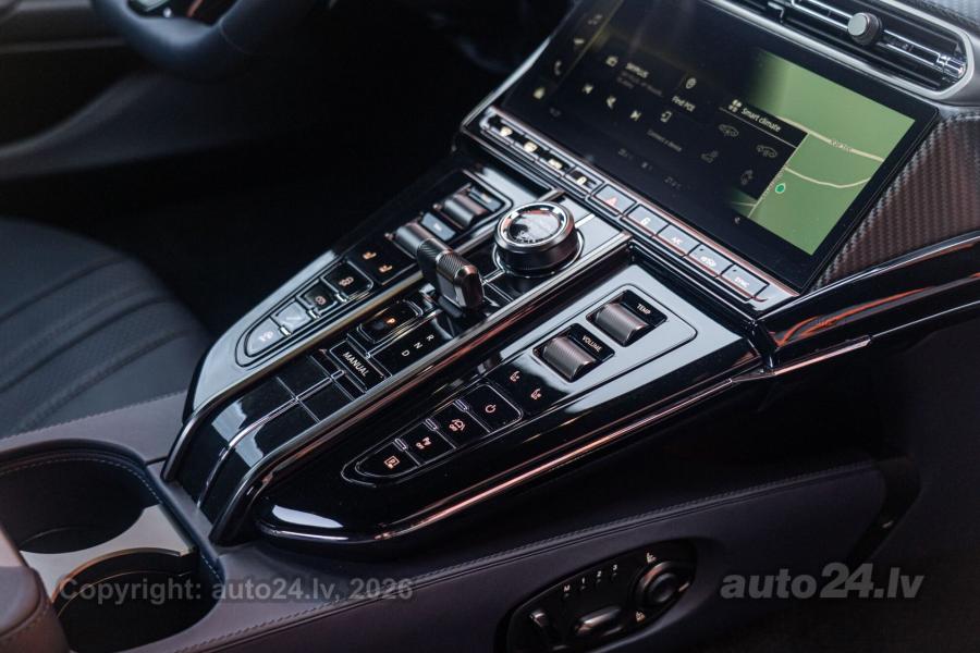 Aston Martin Vantage 2025 in Tallinn, with an engine capacity of 4.00 L and mileage of 1 thousand km for 240000 €, photo 13 on AUTOMOTO.COM.LV