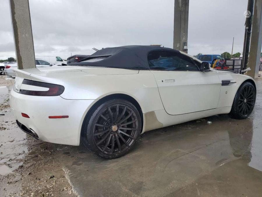 White Aston Martin Vantage 2008 in Kaunas, with an engine capacity of 4.30 L and mileage of 83 thousand km for 25900 €, photo 2 on AUTOMOTO.COM.LV