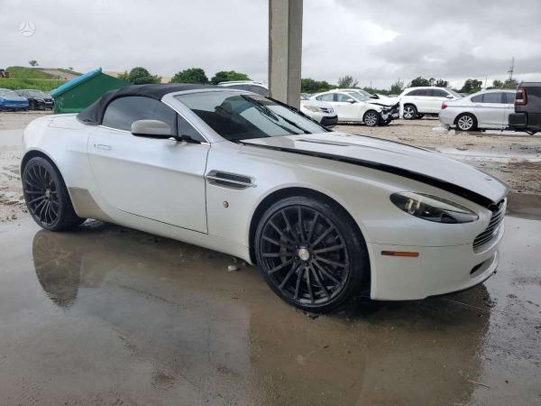 Balts Aston Martin Vantage 2008 Kauņa, ar dzinēja tilpumu 4.30 L un nobraukumu 83 tūkst. km par 25900 €, foto 3 vietnē AUTOMOTO.COM.LV