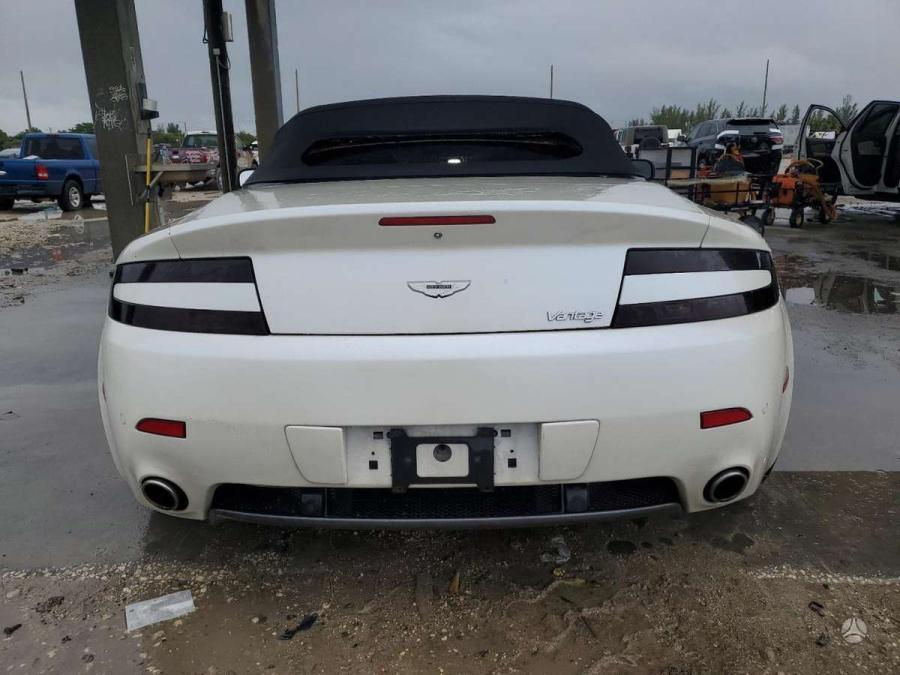White Aston Martin Vantage 2008 in Kaunas, with an engine capacity of 4.30 L and mileage of 83 thousand km for 25900 €, photo 4 on AUTOMOTO.COM.LV
