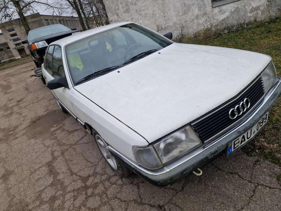 Black Audi 100 1986 in Salcininkai, with an engine capacity of 2.23 L and mileage of 400 thousand km for 2300 €, photo 4 on AUTOMOTO.COM.LV