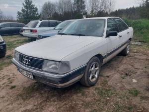 Black Audi 100 1986 in Salcininkai, with an engine capacity of 2.23 L and mileage of 400 thousand km for 2300 €, photo 17 on AUTOMOTO.COM.LV