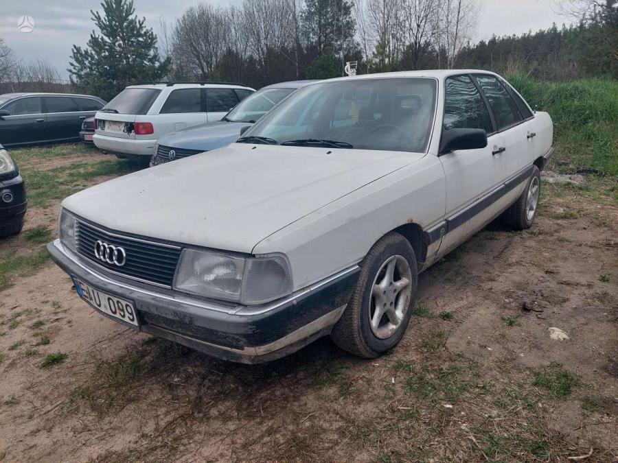 Black Audi 100 1986 in Salcininkai, with an engine capacity of 2.23 L and mileage of 400 thousand km for 2300 €, photo 17 on AUTOMOTO.COM.LV