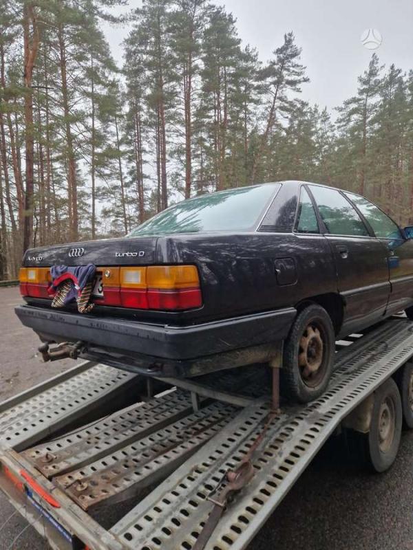 Melns Audi 100 1988 Panevēža, ar dzinēja tilpumu 1.99 L un nobraukumu 246 tūkst. km par 650 €, foto 2 vietnē AUTOMOTO.COM.LV