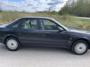 Black Audi 100 1992 in Dobele, with an engine capacity of 2.40 L and mileage of 447 thousand km for 1400 €, photo 4 on AUTOMOTO.COM.LV