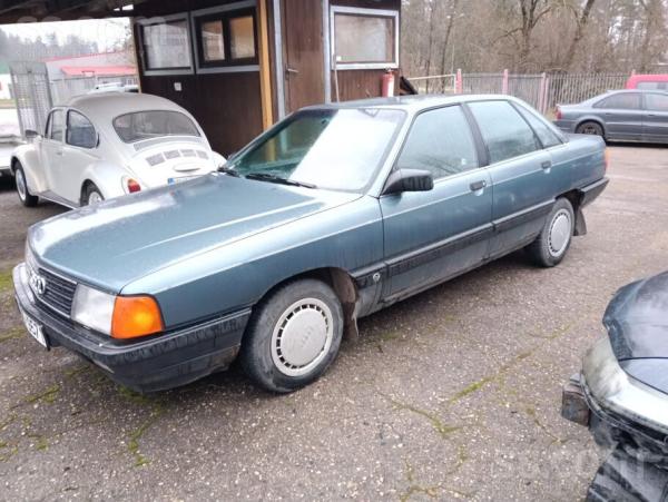 Zils Audi 100 1988 Madona, ar dzinēja tilpumu 2.30 L un nobraukumu 386 tūkst. km par 750 €, foto 1 vietnē AUTOMOTO.COM.LV
