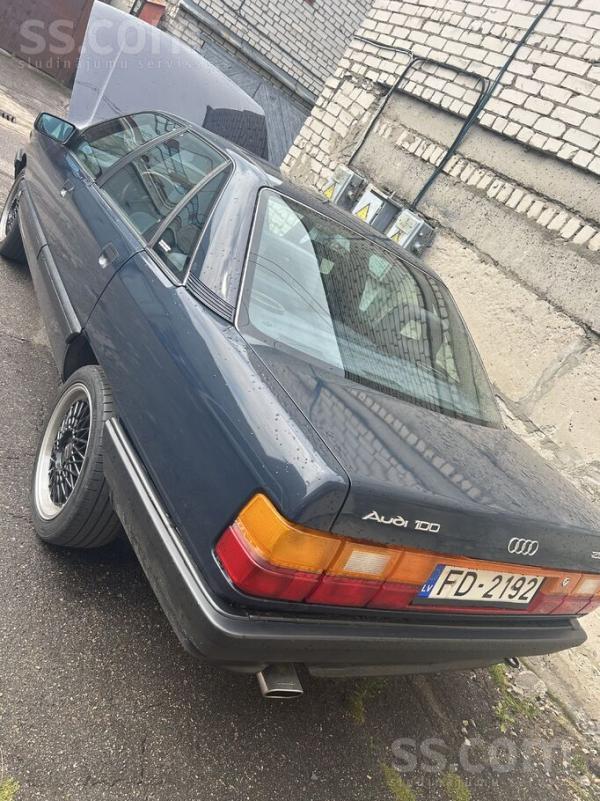 Zils Audi 100 1990 Rīga, ar dzinēja tilpumu 2.00 L un nobraukumu 382 tūkst. km par 2000 €, foto 1 vietnē AUTOMOTO.COM.LV