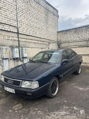 Zils Audi 100 1990 Rīga, ar dzinēja tilpumu 2.00 L un nobraukumu 382 tūkst. km par 2000 €, foto 5 vietnē AUTOMOTO.COM.LV