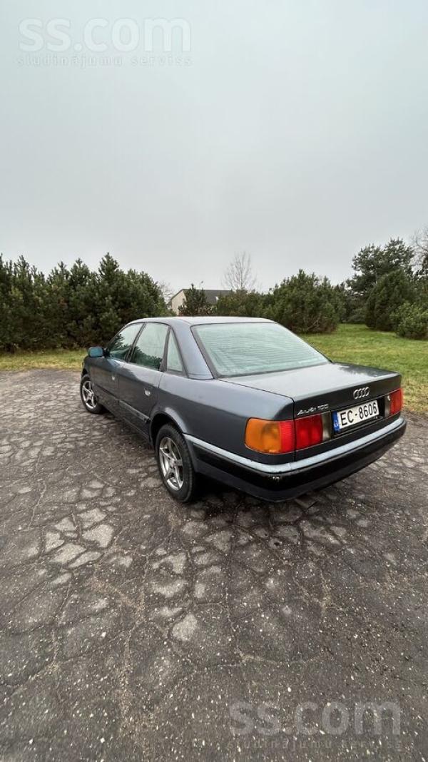 Blue Audi 100 1991 in Liepaja, with an engine capacity of 2.00 L and mileage of 206 thousand km for 1500 €, photo 5 on AUTOMOTO.COM.LV