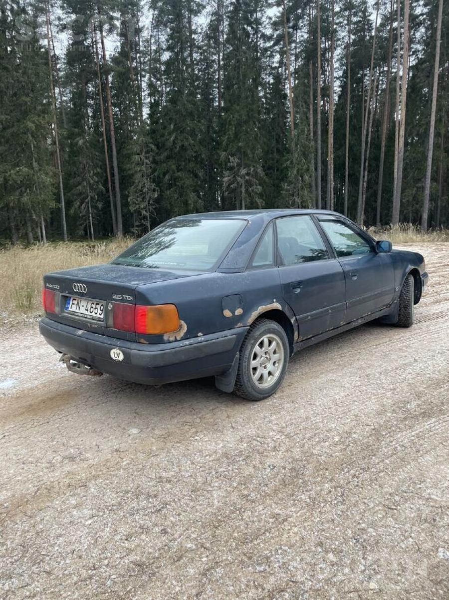 Blue Audi 100 1992 in Gulbene, with an engine capacity of 2.50 L and mileage of 566 thousand km for 500 €, photo 2 on AUTOMOTO.COM.LV