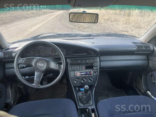 Zils Audi 100 1992 Gulbene, ar dzinēja tilpumu 2.50 L un nobraukumu 566 tūkst. km par 500 €, foto 10 vietnē AUTOMOTO.COM.LV