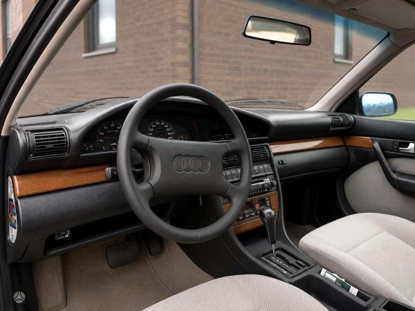 Zils Audi 100 1992 Klaipėda, ar dzinēja tilpumu 2.00 L un nobraukumu 242 tūkst. km par 2950 €, foto 8 vietnē AUTOMOTO.COM.LV
