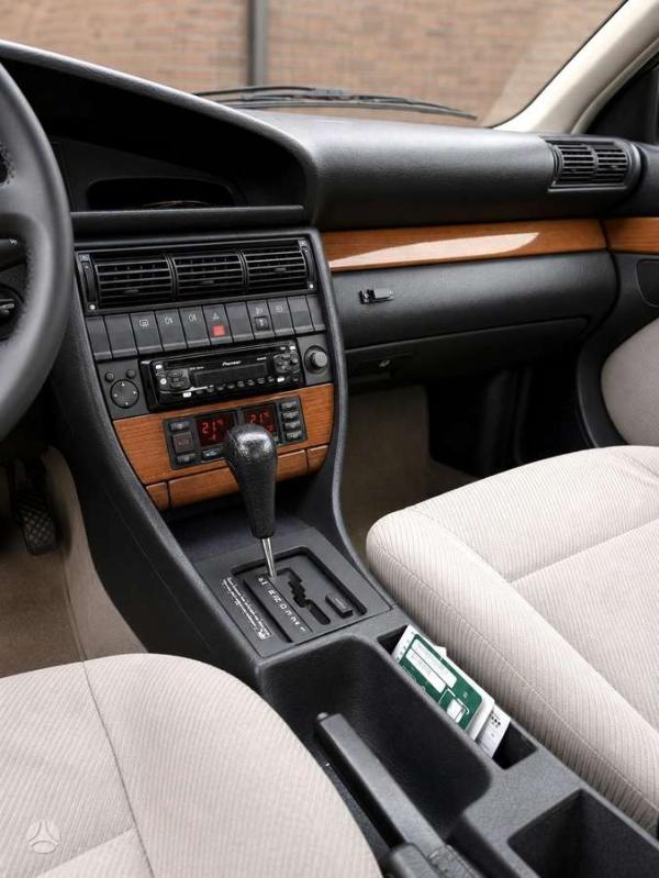 Zils Audi 100 1992 Klaipėda, ar dzinēja tilpumu 2.00 L un nobraukumu 242 tūkst. km par 2950 €, foto 9 vietnē AUTOMOTO.COM.LV