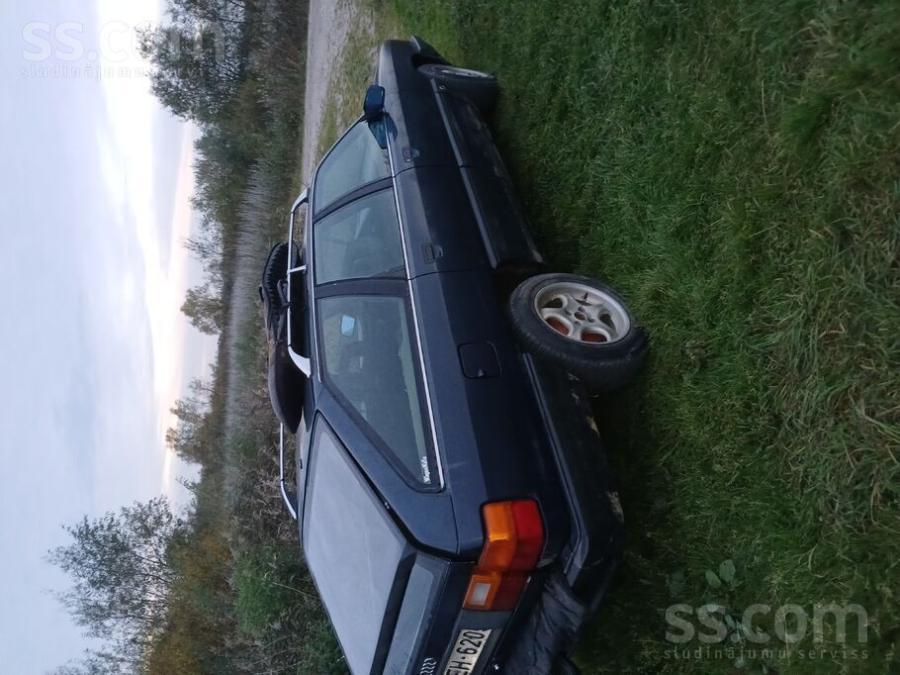 Zils Audi 100 1990 Ventspils, ar dzinēja tilpumu 1.80 L un nobraukumu 350 tūkst. km par 1000 €, foto 3 vietnē AUTOMOTO.COM.LV
