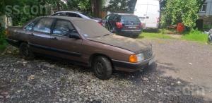 Brūns Audi 100 1983 Rīga, ar dzinēja tilpumu 2.20 L un nobraukumu 200 tūkst. km par 1000 €, foto  vietnē AUTOMOTO.COM.LV