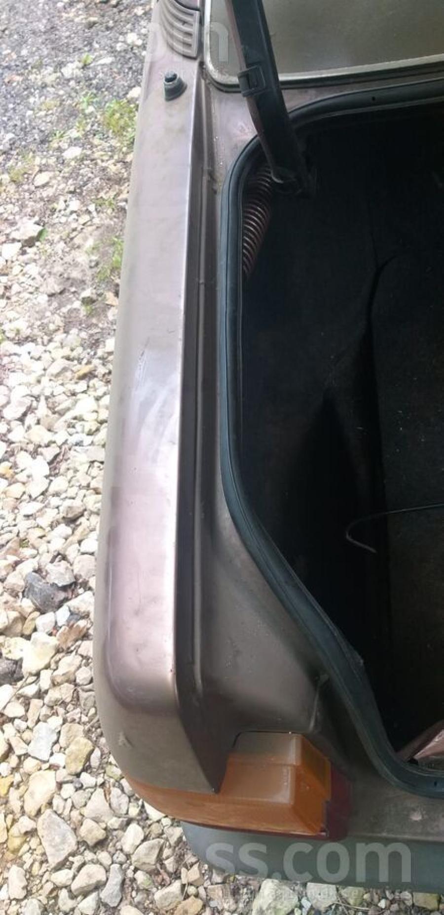 Brūns Audi 100 1983 Rīga, ar dzinēja tilpumu 2.20 L un nobraukumu 200 tūkst. km par 1000 €, foto 5 vietnē AUTOMOTO.COM.LV
