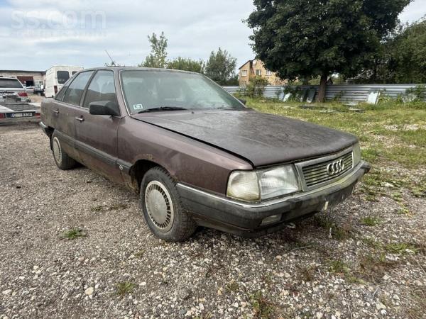 Brown Audi 100 1986 in Daugavpils, with an engine capacity of 2.20 L and mileage of 300 thousand km for 350 €, photo 1 on AUTOMOTO.COM.LV
