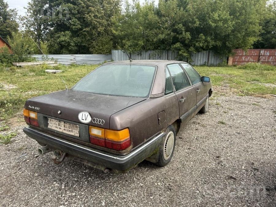 Brown Audi 100 1986 in Daugavpils, with an engine capacity of 2.20 L and mileage of 300 thousand km for 350 €, photo 4 on AUTOMOTO.COM.LV