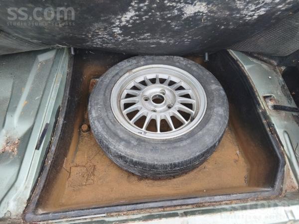 Green Audi 100 1984 in Riga, with an engine capacity of 2.20 L and mileage of 260 thousand km for 950 €, photo 8 on AUTOMOTO.COM.LV