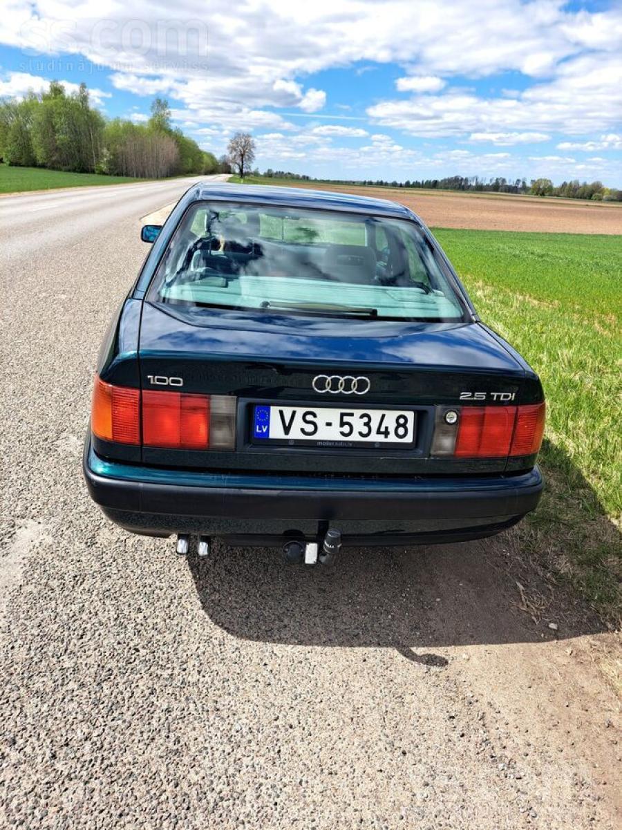 Green Audi 100 1993 in Saldus, with an engine capacity of 2.50 L and mileage of 345 thousand km for 1750 €, photo 6 on AUTOMOTO.COM.LV