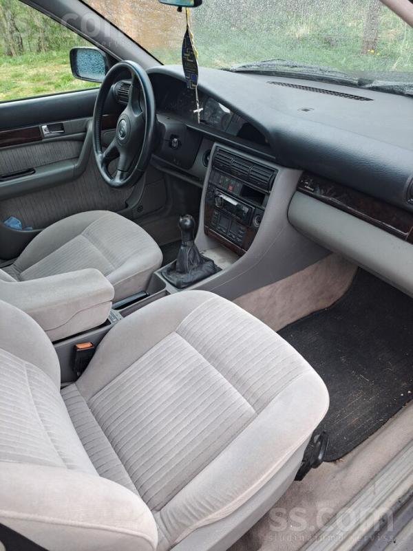 Green Audi 100 1993 in Saldus, with an engine capacity of 2.50 L and mileage of 345 thousand km for 1750 €, photo 9 on AUTOMOTO.COM.LV
