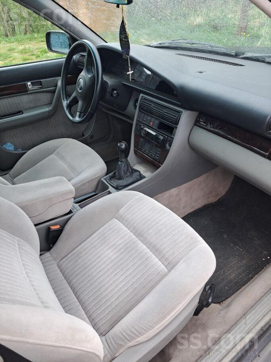Green Audi 100 1993 in Saldus, with an engine capacity of 2.50 L and mileage of 345 thousand km for 1750 €, photo 10 on AUTOMOTO.COM.LV