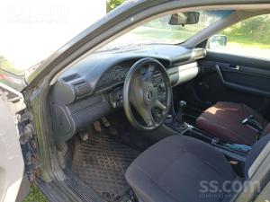 Zaļš Audi 100 1994 Limbaži, ar dzinēja tilpumu 2.30 L un nobraukumu 294 tūkst. km par 600 €, foto 7 vietnē AUTOMOTO.COM.LV