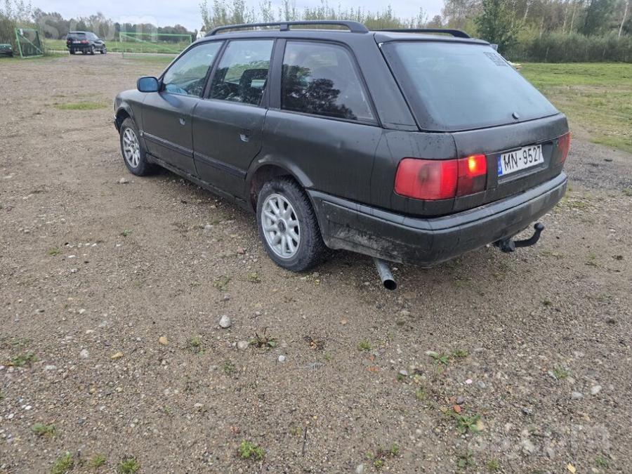 Green Audi 100 1992 in Ventspils, with an engine capacity of 2.30 L and mileage of 350 thousand km for 1190 €, photo 3 on AUTOMOTO.COM.LV