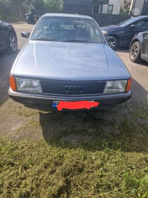 Pelēks Audi 100 1984 Klaipėda, ar dzinēja tilpumu 1.78 L un nobraukumu 260 tūkst. km par 950 €, foto  vietnē AUTOMOTO.COM.LV