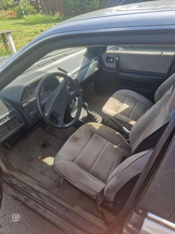 Grey Audi 100 1984 in Klaipeda, with an engine capacity of 1.78 L and mileage of 260 thousand km for 950 €, photo 5 on AUTOMOTO.COM.LV