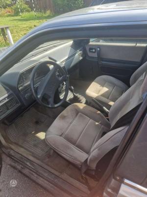 Grey Audi 100 1984 in Klaipeda, with an engine capacity of 1.78 L and mileage of 260 thousand km for 950 €, photo 6 on AUTOMOTO.COM.LV