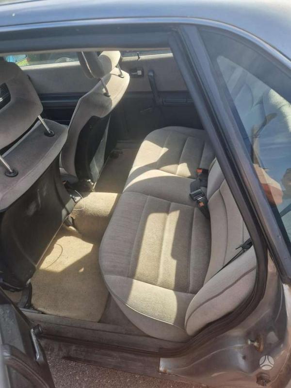 Grey Audi 100 1984 in Klaipeda, with an engine capacity of 1.78 L and mileage of 260 thousand km for 950 €, photo 6 on AUTOMOTO.COM.LV