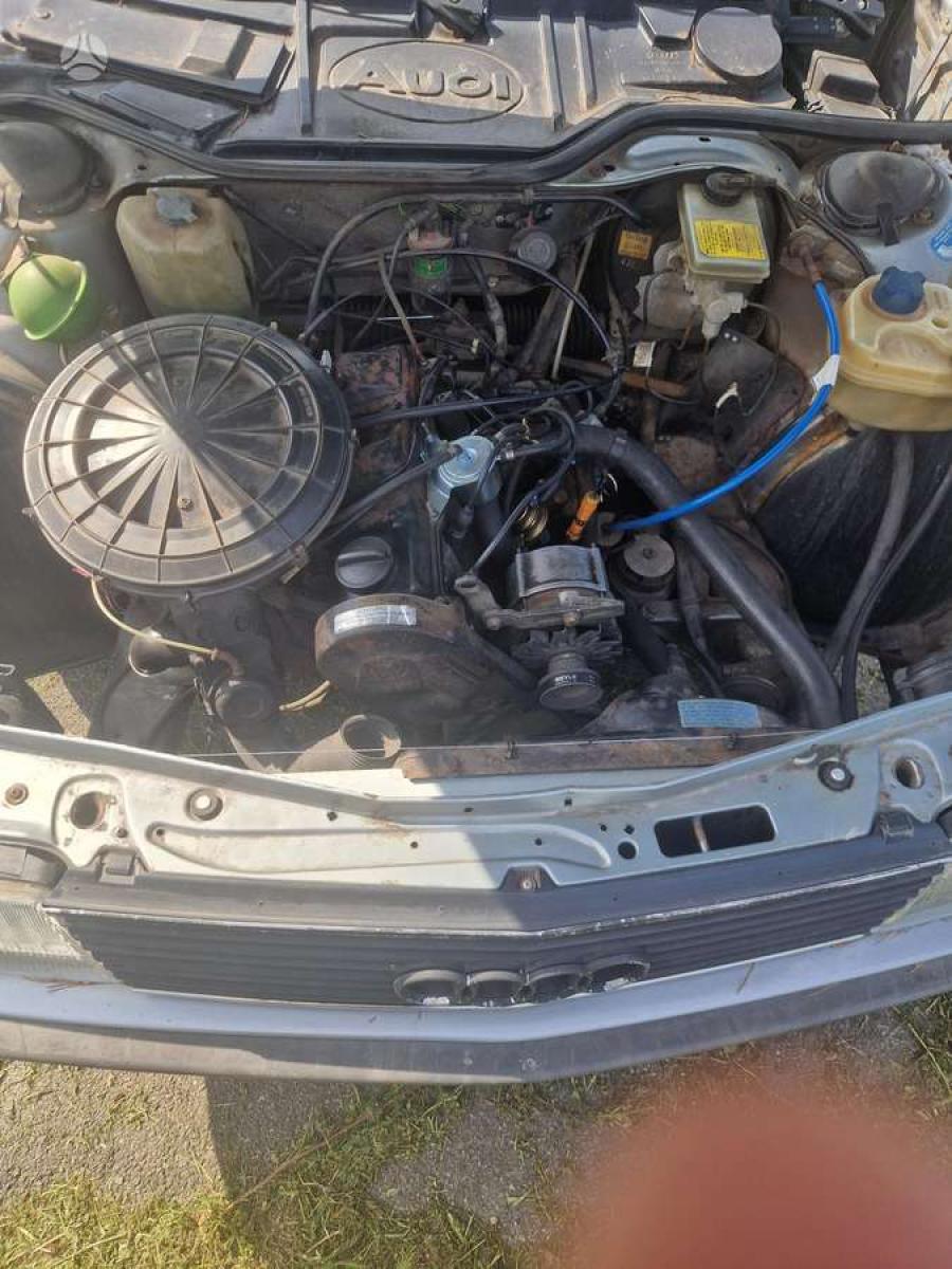 Grey Audi 100 1984 in Klaipeda, with an engine capacity of 1.78 L and mileage of 260 thousand km for 950 €, photo 9 on AUTOMOTO.COM.LV
