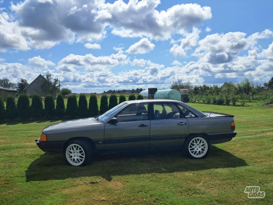 Grey Audi 100 1985 in Telschi, with an engine capacity of 2.20 L and mileage of 160 thousand km for 1500 €, photo 3 on AUTOMOTO.COM.LV