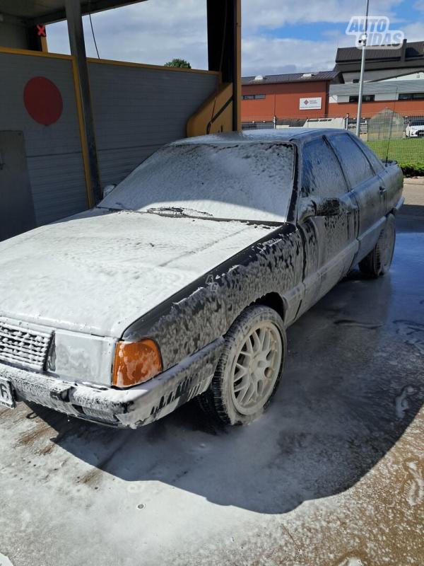 Grey Audi 100 1985 in Telschi, with an engine capacity of 2.20 L and mileage of 160 thousand km for 1500 €, photo 7 on AUTOMOTO.COM.LV
