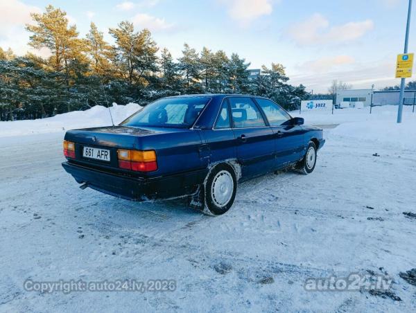 Pelēks Audi 100 1986 Tallina, ar dzinēja tilpumu 1.80 L un nobraukumu 271 tūkst. km par 1499 €, foto 4 vietnē AUTOMOTO.COM.LV
