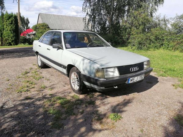 Pelēks Audi 100 1986 Kelmė, ar dzinēja tilpumu 2.20 L un nobraukumu 277 tūkst. km par 950 €, foto 1 vietnē AUTOMOTO.COM.LV
