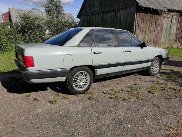 Grey Audi 100 1986 in Kelme, with an engine capacity of 2.20 L and mileage of 277 thousand km for 950 €, photo 3 on AUTOMOTO.COM.LV
