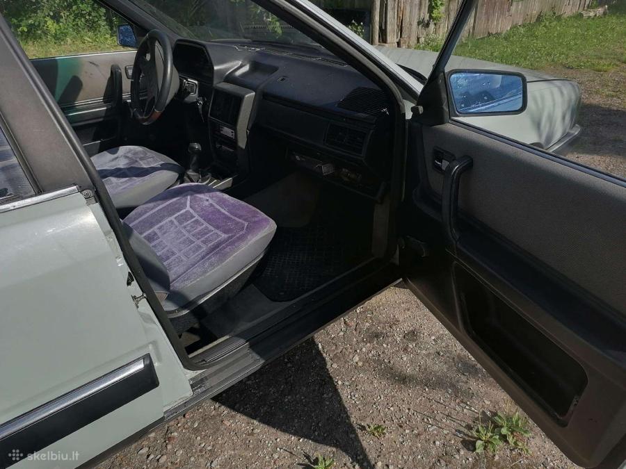 Grey Audi 100 1986 in Kelme, with an engine capacity of 2.20 L and mileage of 277 thousand km for 950 €, photo 15 on AUTOMOTO.COM.LV