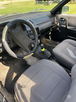Grey Audi 100 1986 in Kretinga, with an engine capacity of 1.80 L and mileage of 282 thousand km for 1300 €, photo 4 on AUTOMOTO.COM.LV
